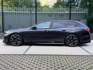 Pelēks BMW 520 2025 Viļņa, ar dzinēja tilpumu 2.00 L un nobraukumu 19 tūkst. km par 49900 €, foto 4 vietnē AUTOMOTO.COM.LV