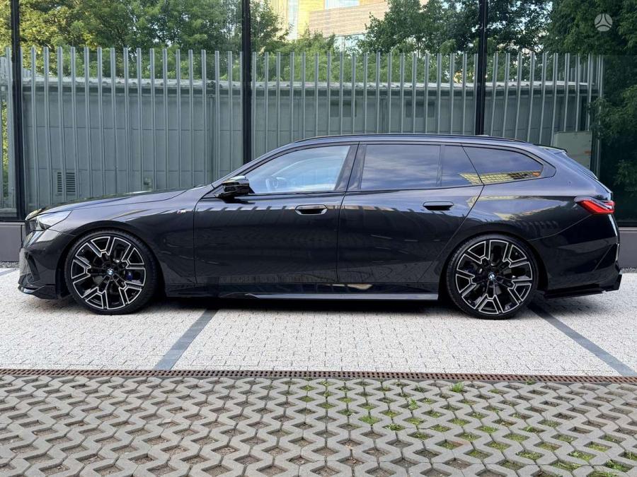 Pelēks BMW 520 2025 Viļņa, ar dzinēja tilpumu 2.00 L un nobraukumu 19 tūkst. km par 49900 €, foto 4 vietnē AUTOMOTO.COM.LV