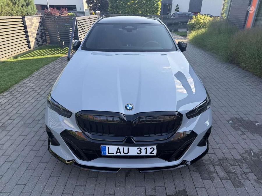 Grey BMW 520 2025 in Kaunas, with an engine capacity of 2.00 L and mileage of 18 thousand km for 60000 €, photo 7 on AUTOMOTO.COM.LV