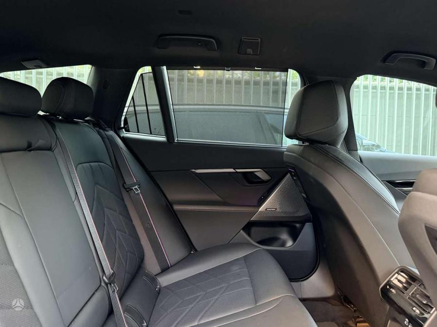 Grey BMW 520 2025 in Vilnius, with an engine capacity of 2.00 L and mileage of 19 thousand km for 49900 €, photo 17 on AUTOMOTO.COM.LV