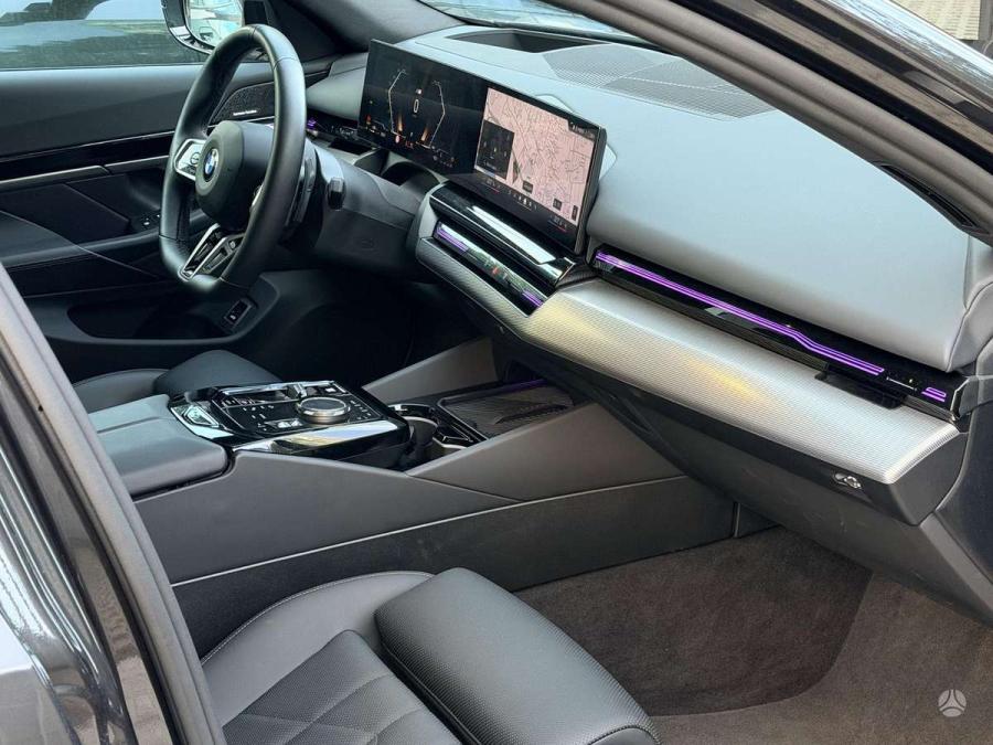 Grey BMW 520 2025 in Vilnius, with an engine capacity of 2.00 L and mileage of 19 thousand km for 49900 €, photo 19 on AUTOMOTO.COM.LV
