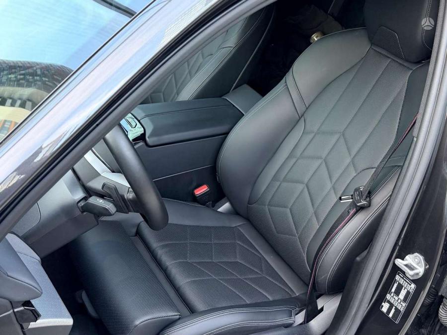 Grey BMW 520 2025 in Vilnius, with an engine capacity of 2.00 L and mileage of 19 thousand km for 49900 €, photo 20 on AUTOMOTO.COM.LV