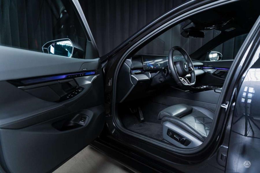 Pelēks BMW 520 2025 Viļņa, ar dzinēja tilpumu 2.00 L un nobraukumu 39 tūkst. km par 54999 €, foto 15 vietnē AUTOMOTO.COM.LV