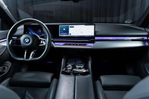 Pelēks BMW 520 2025 Viļņa, ar dzinēja tilpumu 2.00 L un nobraukumu 39 tūkst. km par 54999 €, foto 22 vietnē AUTOMOTO.COM.LV