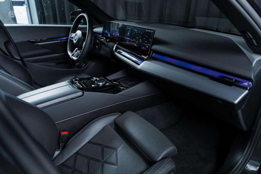Pelēks BMW 520 2025 Viļņa, ar dzinēja tilpumu 2.00 L un nobraukumu 39 tūkst. km par 54999 €, foto 27 vietnē AUTOMOTO.COM.LV