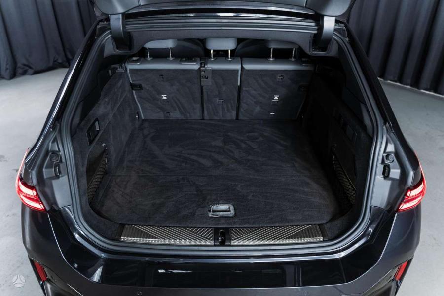 Pelēks BMW 520 2025 Viļņa, ar dzinēja tilpumu 2.00 L un nobraukumu 39 tūkst. km par 54999 €, foto 31 vietnē AUTOMOTO.COM.LV