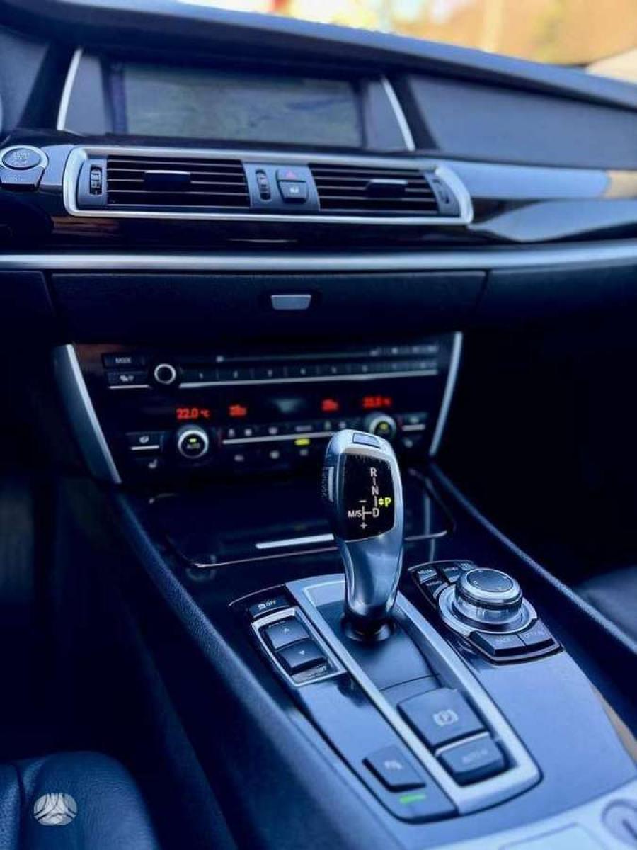BMW 520 2013 in Siauliai, with an engine capacity of 2.00 L and mileage of 178 thousand km for 13550 €, photo 30 on AUTOMOTO.COM.LV