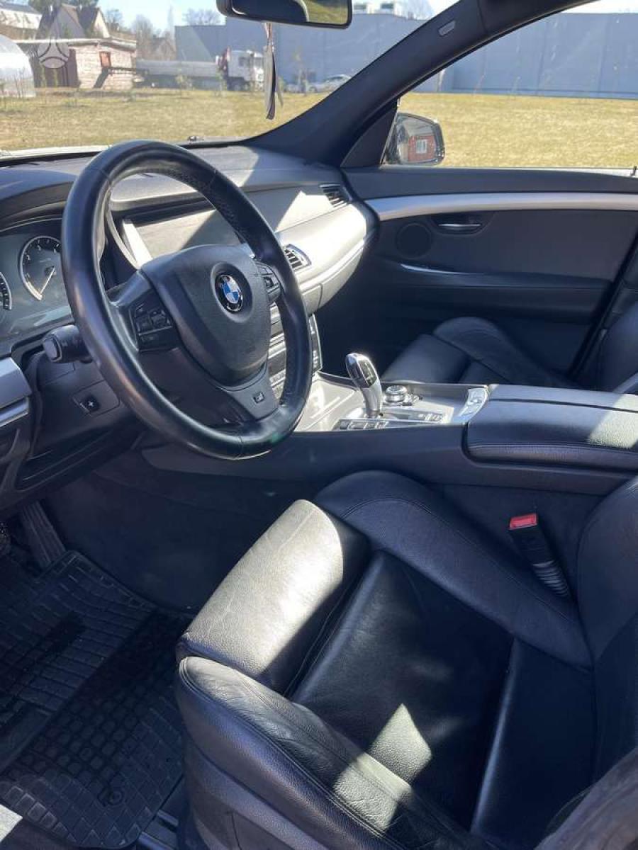BMW 520 2013 in Anyksciai, with an engine capacity of 2.00 L and mileage of 390 thousand km for 9900 €, photo 12 on AUTOMOTO.COM.LV