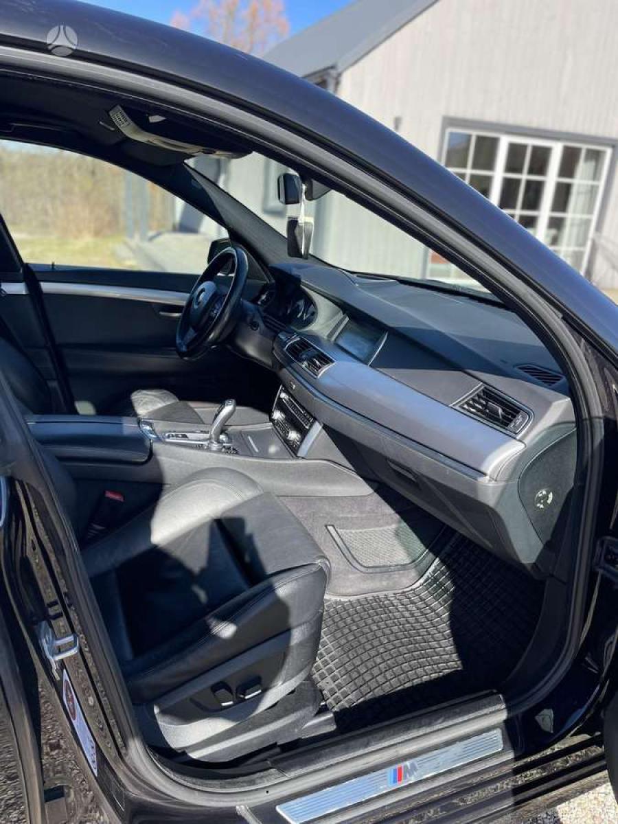 BMW 520 2013 in Anyksciai, with an engine capacity of 2.00 L and mileage of 390 thousand km for 9900 €, photo 14 on AUTOMOTO.COM.LV
