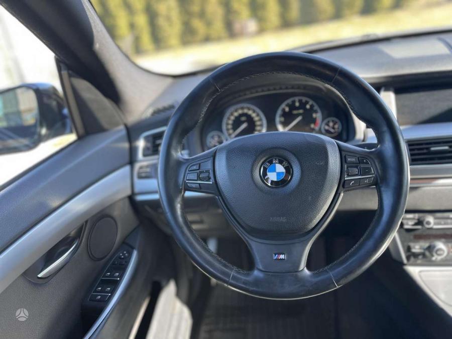 BMW 520 2013 in Anyksciai, with an engine capacity of 2.00 L and mileage of 390 thousand km for 9900 €, photo 16 on AUTOMOTO.COM.LV