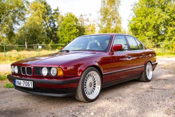 Sarkans BMW 520 1990 Rīga, ar dzinēja tilpumu 2.00 L un nobraukumu 356 tūkst. km par 7000 €, foto 1 vietnē AUTOMOTO.COM.LV