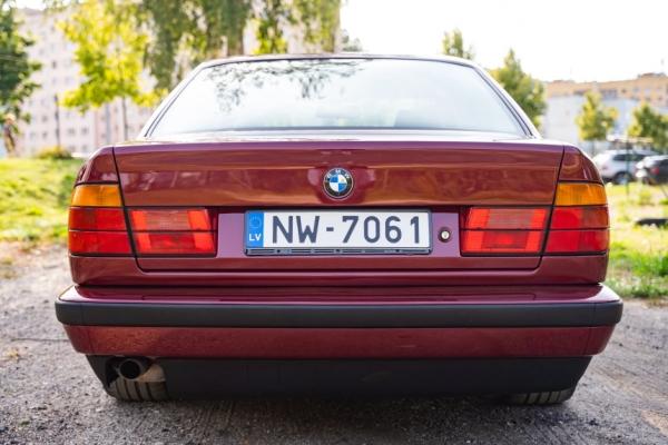Sarkans BMW 520 1990 Rīga, ar dzinēja tilpumu 2.00 L un nobraukumu 356 tūkst. km par 7000 €, foto 5 vietnē AUTOMOTO.COM.LV
