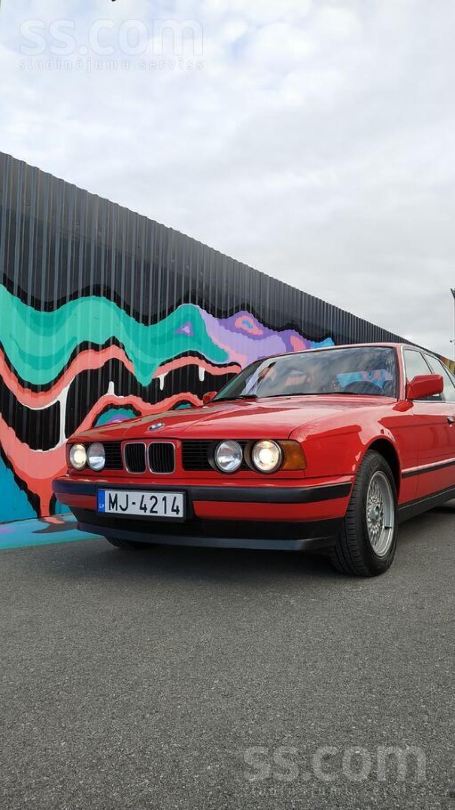 Red BMW 520 1990 in Riga, with an engine capacity of 2.00 L and mileage of 261 thousand km for 7500 €, photo 3 on AUTOMOTO.COM.LV