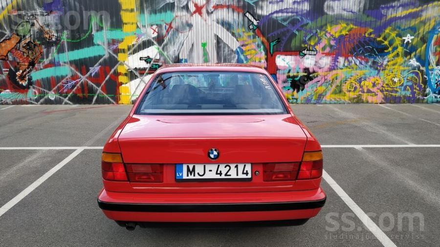 Red BMW 520 1990 in Riga, with an engine capacity of 2.00 L and mileage of 261 thousand km for 7500 €, photo 4 on AUTOMOTO.COM.LV