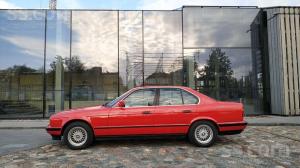 Red BMW 520 1990 in Riga, with an engine capacity of 2.00 L and mileage of 261 thousand km for 7500 €, photo 6 on AUTOMOTO.COM.LV