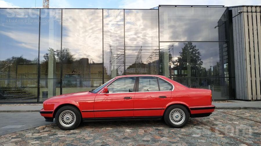 Red BMW 520 1990 in Riga, with an engine capacity of 2.00 L and mileage of 261 thousand km for 7500 €, photo 6 on AUTOMOTO.COM.LV