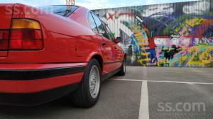Red BMW 520 1990 in Riga, with an engine capacity of 2.00 L and mileage of 261 thousand km for 7500 €, photo 7 on AUTOMOTO.COM.LV