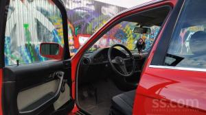 Red BMW 520 1990 in Riga, with an engine capacity of 2.00 L and mileage of 261 thousand km for 7500 €, photo 8 on AUTOMOTO.COM.LV