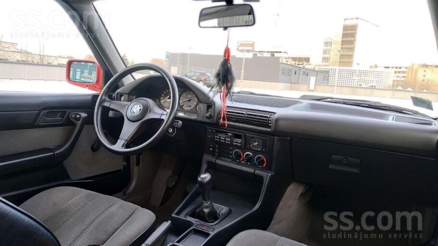 Red BMW 520 1990 in Riga, with an engine capacity of 2.00 L and mileage of 261 thousand km for 7500 €, photo 9 on AUTOMOTO.COM.LV