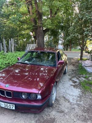 Sarkans BMW 520 1991 Valmiera, ar dzinēja tilpumu 2.00 L un nobraukumu 390 tūkst. km par 8000 €, foto 1 vietnē AUTOMOTO.COM.LV