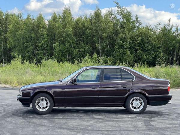 Sarkans BMW 520 1992 Viļņa, ar dzinēja tilpumu 1.99 L un nobraukumu 340 tūkst. km par 4600 €, foto 5 vietnē AUTOMOTO.COM.LV
