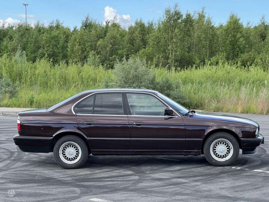 Красный БМВ 520 1992 в Вильнюс, объемом двигателя 1.99 л и пробегом 340 тыс. км за 4600 €, фото 9 на AUTOMOTO.COM.LV