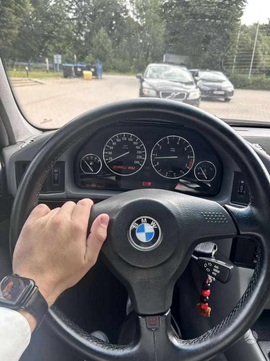 Sarkans BMW 520 1995 Klaipėda, ar dzinēja tilpumu 2.00 L un nobraukumu 322 tūkst. km par 9999 €, foto 12 vietnē AUTOMOTO.COM.LV