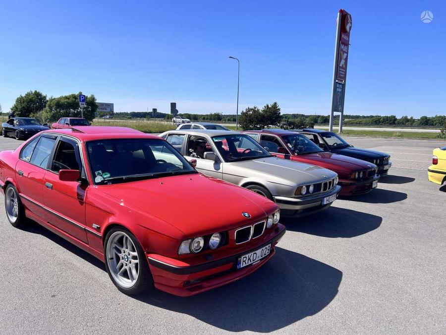 Sarkans BMW 520 1995 Klaipėda, ar dzinēja tilpumu 2.00 L un nobraukumu 322 tūkst. km par 9999 €, foto 17 vietnē AUTOMOTO.COM.LV