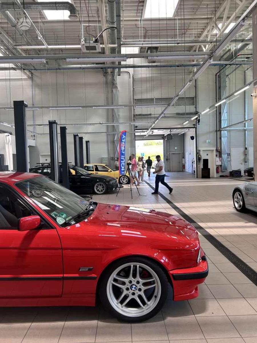 Sarkans BMW 520 1995 Klaipėda, ar dzinēja tilpumu 2.00 L un nobraukumu 322 tūkst. km par 9999 €, foto 18 vietnē AUTOMOTO.COM.LV