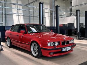 Sarkans BMW 520 1995 Klaipėda, ar dzinēja tilpumu 2.00 L un nobraukumu 322 tūkst. km par 9999 €, foto 19 vietnē AUTOMOTO.COM.LV