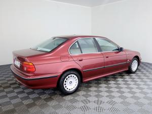 Красный БМВ 520 1997 в Таллин, объемом двигателя 2.00 л и пробегом 303 тыс. км за 1799 €, фото 4 на AUTOMOTO.COM.LV