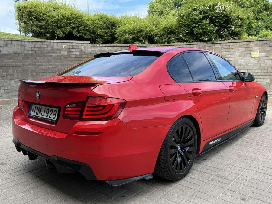 Red BMW 520 2012 in Vilnius, with an engine capacity of 2.00 L and mileage of 281 thousand km for 7800 €, photo 6 on AUTOMOTO.COM.LV