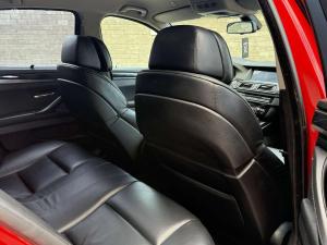 Red BMW 520 2012 in Vilnius, with an engine capacity of 2.00 L and mileage of 281 thousand km for 7800 €, photo 7 on AUTOMOTO.COM.LV