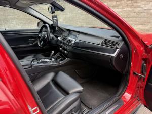 Red BMW 520 2012 in Vilnius, with an engine capacity of 2.00 L and mileage of 281 thousand km for 7800 €, photo 8 on AUTOMOTO.COM.LV