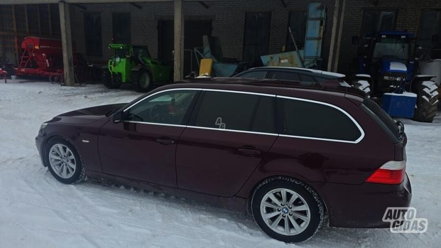 Red BMW 520 2008 in Kaisiadorys, with an engine capacity of 2.00 L and mileage of 326 thousand km for 3600 €, photo 3 on AUTOMOTO.COM.LV