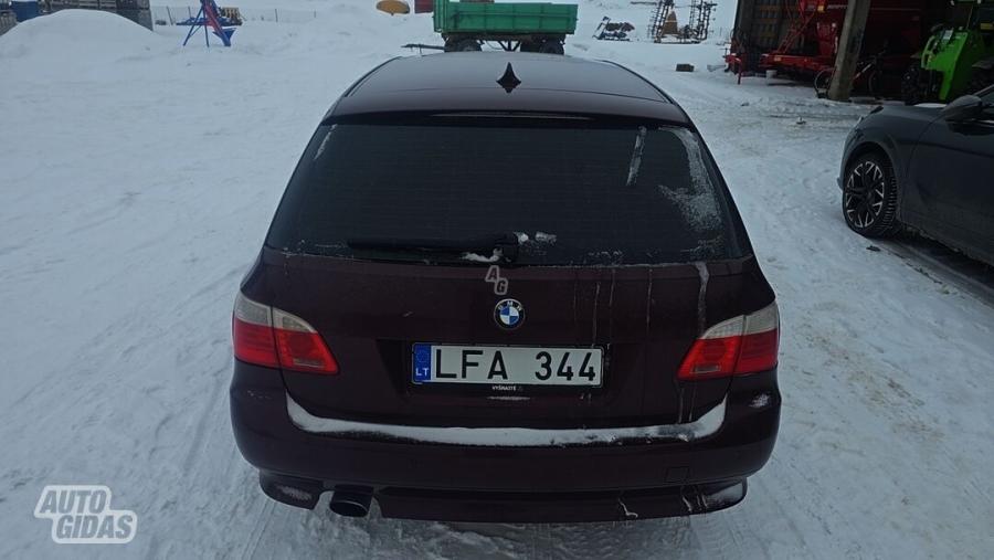 Red BMW 520 2008 in Kaisiadorys, with an engine capacity of 2.00 L and mileage of 326 thousand km for 3600 €, photo 5 on AUTOMOTO.COM.LV