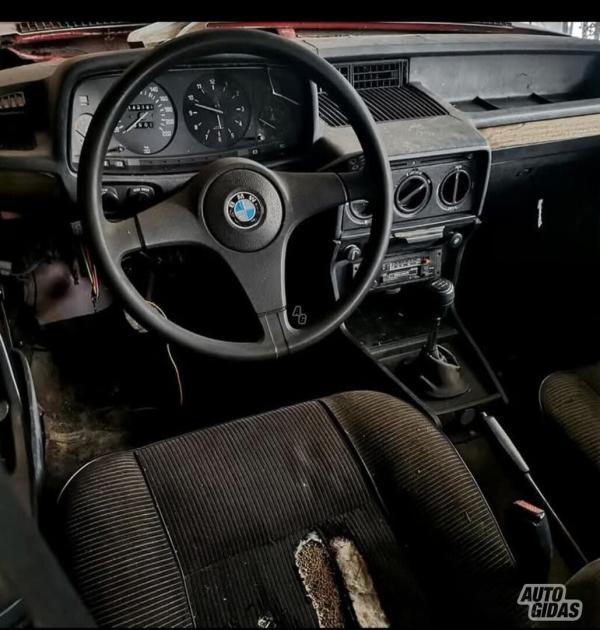 BMW 520 1979 in Alytus, with an engine capacity of 2.00 L and mileage of 200 thousand km for 1200 €, photo 4 on AUTOMOTO.COM.LV