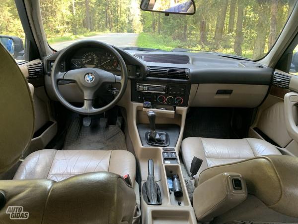BMW 520 1991 in Plunge, with an engine capacity of 2.00 L and mileage of 220 thousand km for 4200 €, photo 5 on AUTOMOTO.COM.LV