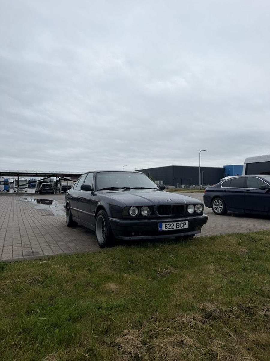 BMW 520 1995 in Tartu, with an engine capacity of 2.00 L and mileage of 245 thousand km for 2000 €, photo 13 on AUTOMOTO.COM.LV