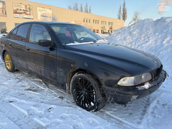 BMW 520 1999 in Panevezys, with an engine capacity of 2.00 L and mileage of 431 thousand km for 500 €, photo 1 on AUTOMOTO.COM.LV