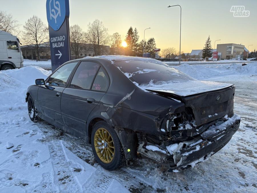 BMW 520 1999 in Panevezys, with an engine capacity of 2.00 L and mileage of 431 thousand km for 500 €, photo 4 on AUTOMOTO.COM.LV