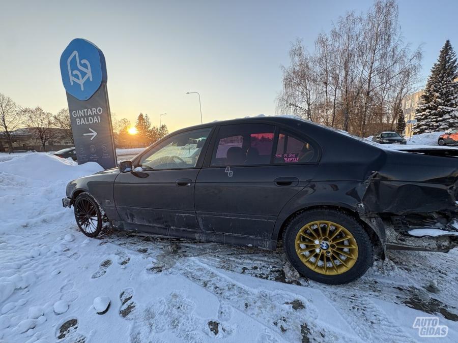 BMW 520 1999 in Panevezys, with an engine capacity of 2.00 L and mileage of 431 thousand km for 500 €, photo 5 on AUTOMOTO.COM.LV