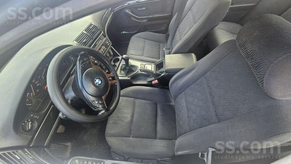 BMW 520 1999 in Ogre, with an engine capacity of 2.00 L and mileage of 237 thousand km for 1000 €, photo 3 on AUTOMOTO.COM.LV
