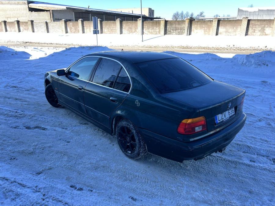 BMW 520 2001 Šilutė, ar dzinēja tilpumu 2.00 L un nobraukumu 375 tūkst. km par 699 €, foto 4 vietnē AUTOMOTO.COM.LV