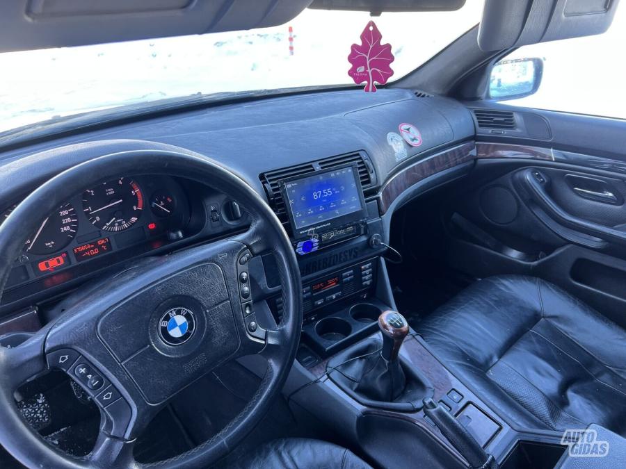 BMW 520 2001 Šilutė, ar dzinēja tilpumu 2.00 L un nobraukumu 375 tūkst. km par 699 €, foto 9 vietnē AUTOMOTO.COM.LV