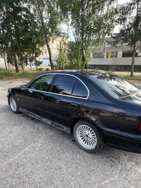 BMW 520 2001 Biržai, ar dzinēja tilpumu 2.00 L un nobraukumu 412 tūkst. km par 600 €, foto 4 vietnē AUTOMOTO.COM.LV