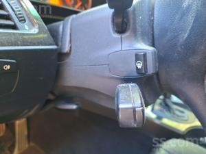 BMW 520 2003 in Riga, with an engine capacity of 2.20 L and mileage of 330 thousand km for 2300 €, photo 13 on AUTOMOTO.COM.LV