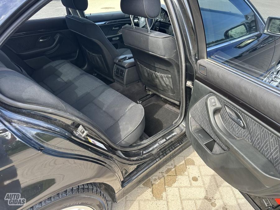 BMW 520 2003 Marijampole, ar dzinēja tilpumu 2.20 L un nobraukumu 264 tūkst. km par 3250 €, foto 16 vietnē AUTOMOTO.COM.LV