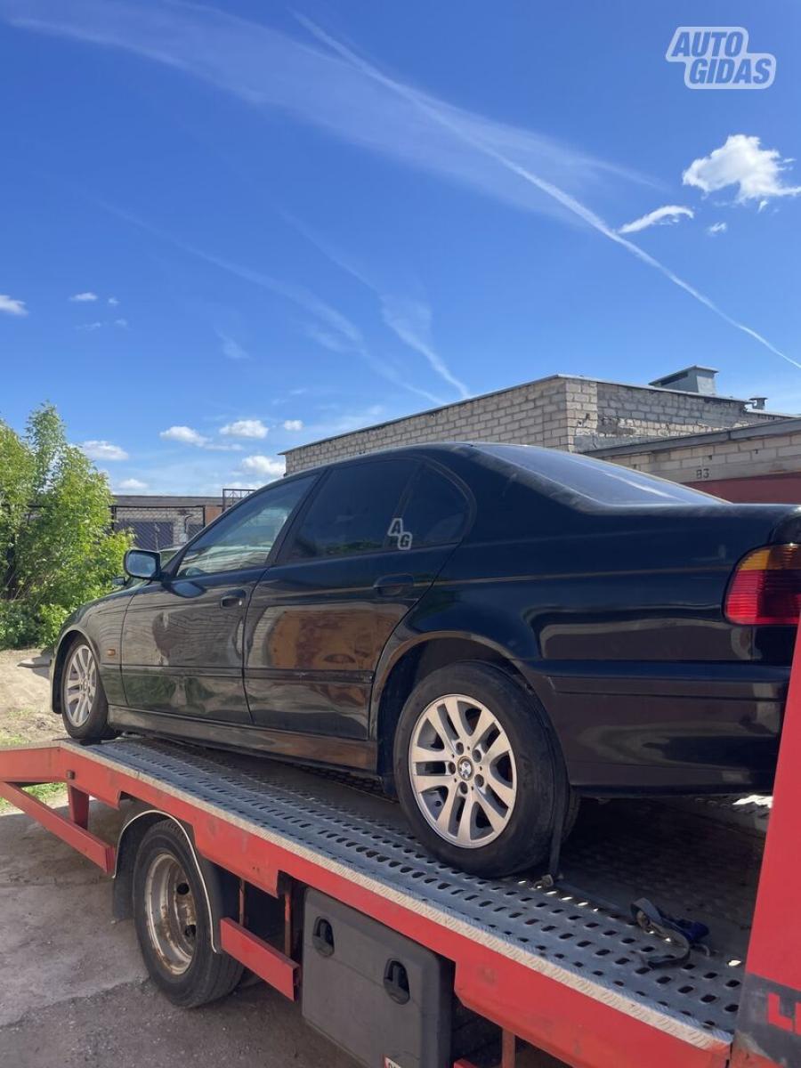 BMW 520 2004 in Kaunas, with an engine capacity of 2.00 L and mileage of 280 thousand km for 550 €, photo 5 on AUTOMOTO.COM.LV