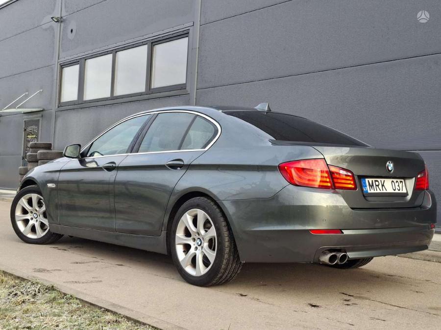 BMW 520 2011 in Silute, with an engine capacity of 2.00 L and mileage of 256 thousand km for 6900 €, photo 6 on AUTOMOTO.COM.LV
